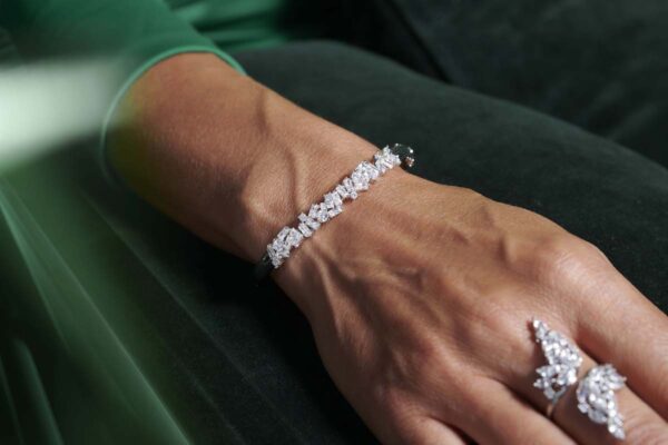 Tania Léger | Morello Bookings