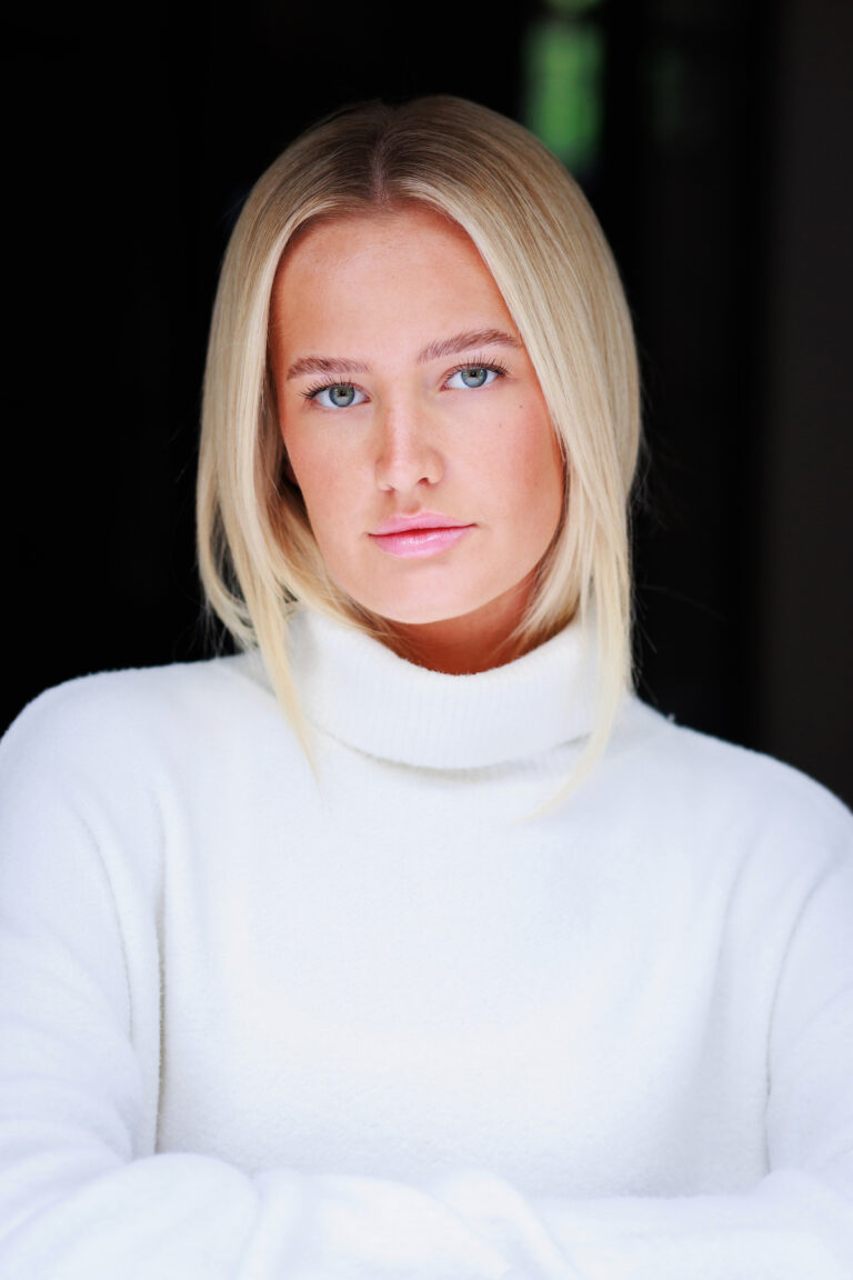Maddie Moore | Morello Bookings